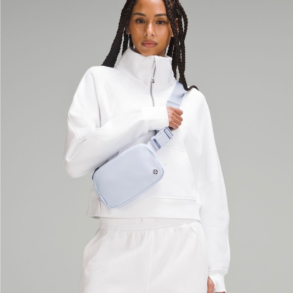 lululemon athletica | Bags | New Lululemon Everywhere Belt Bag Color ...